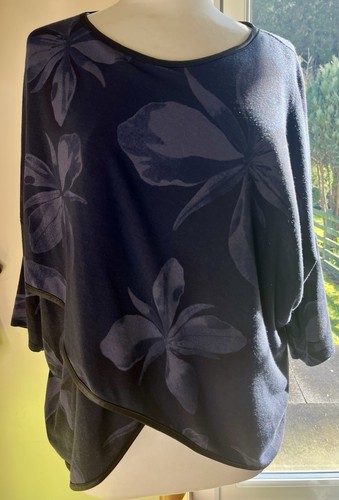 Ladies Luca Vanucci Navy Floral Print Oversized summer Top Made In ...