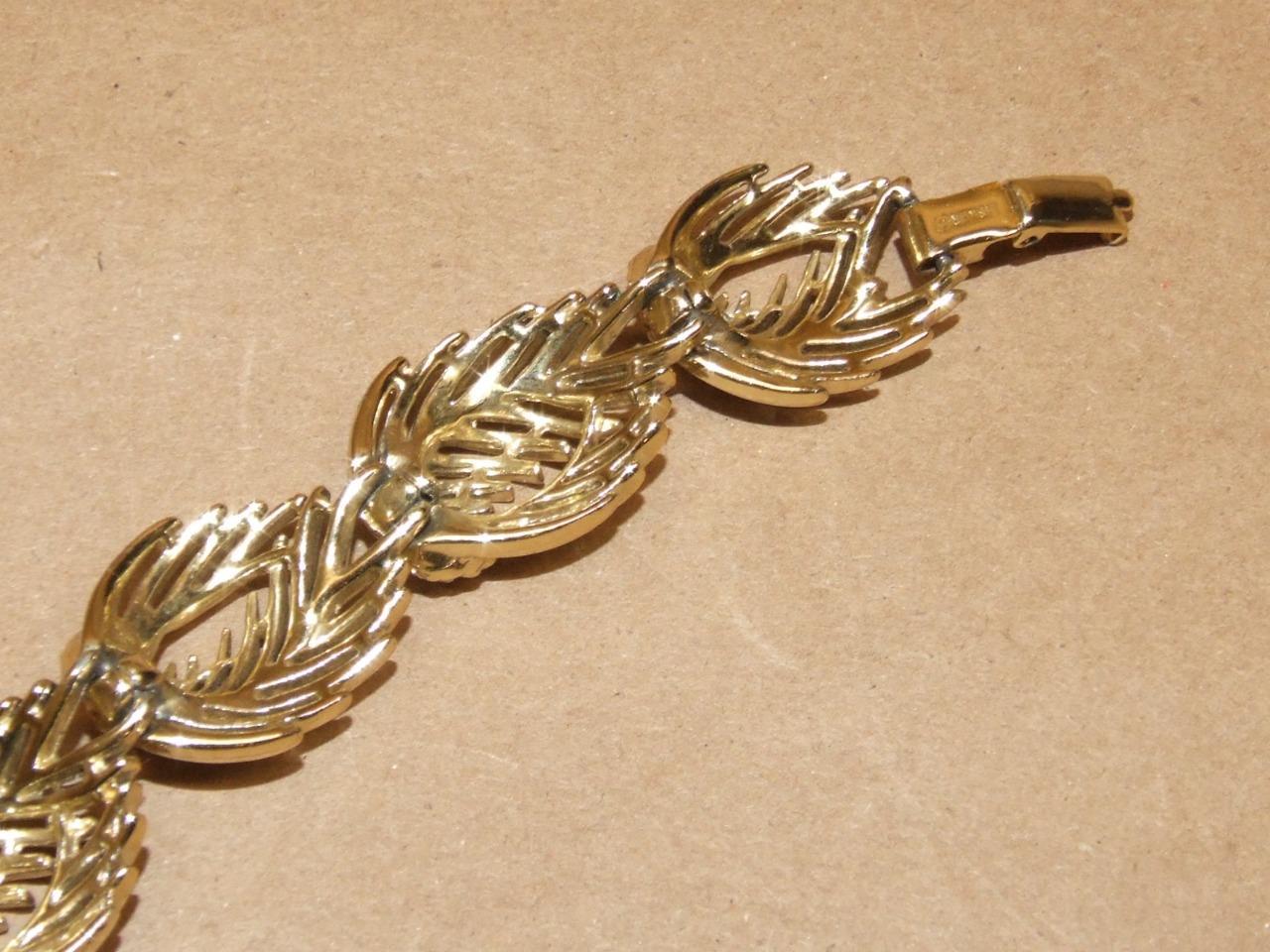 Vintage Lisner Gold Tone Open Filigree Work Leaves Le… - Gem