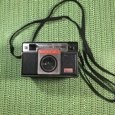 VINTAGE MAGIMATIC FILM flash pocket CAMERA 1960S magicube style | eBay