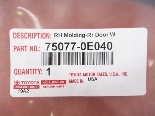 Genuine OEM Toyota 75077-0E040 Passenger RH Rear Lower Molding 20-21 ...