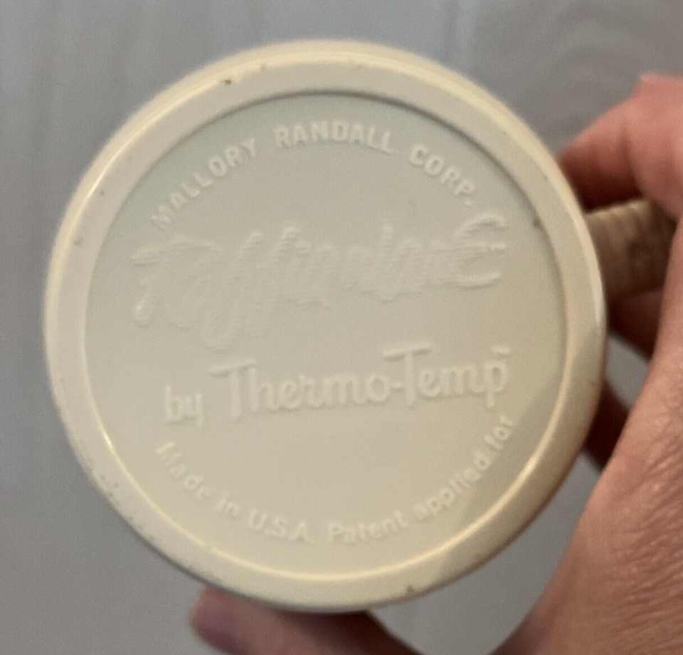 Vintage Thermo-Temp Raffiaware Plastic Ribbed Cups Mugs w/Snack Plates ...