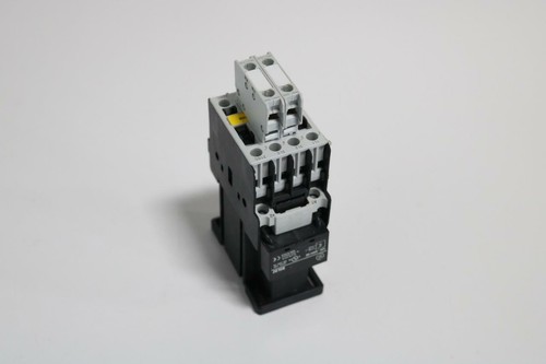 General Electric CLO2D301T Contactor with (2) BCLF10 Auxiliary Contact ...