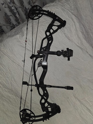 Hoyt Carbon RX1 Twin Turbo Blackout 30in. 70lb. Right Hand 889374446580 ...