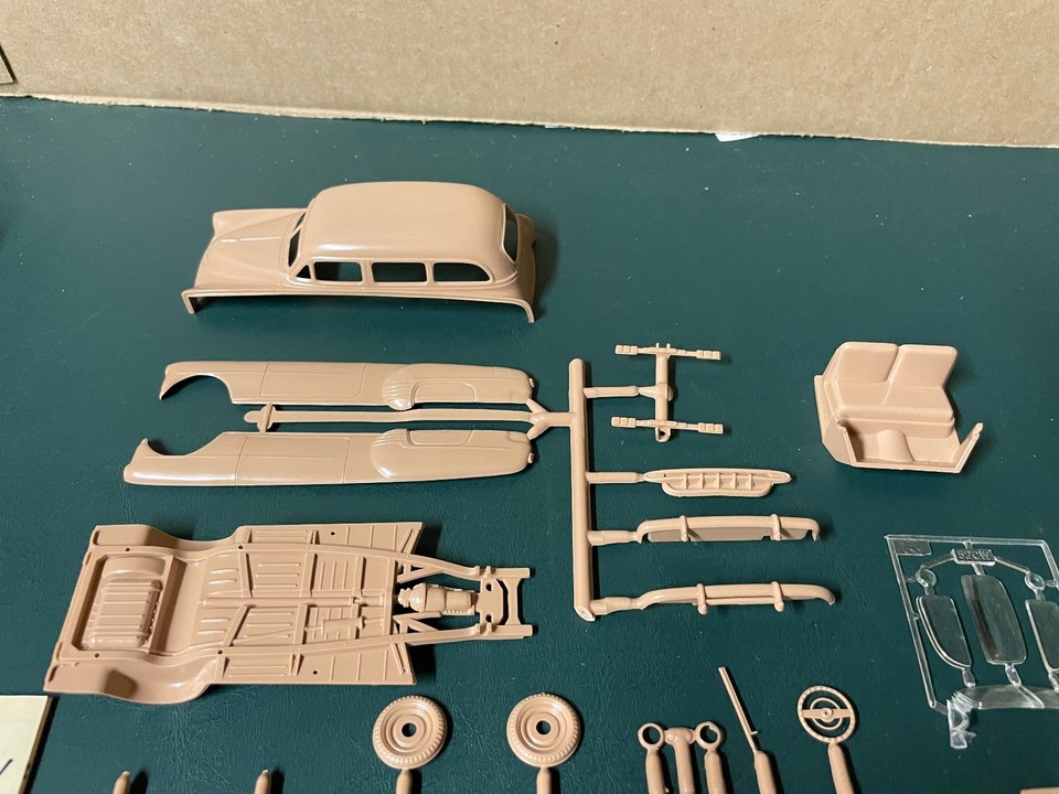 Vintage Pyro Table Top Series 1/32 '52 Chevy Custom Station Wagon UB ...