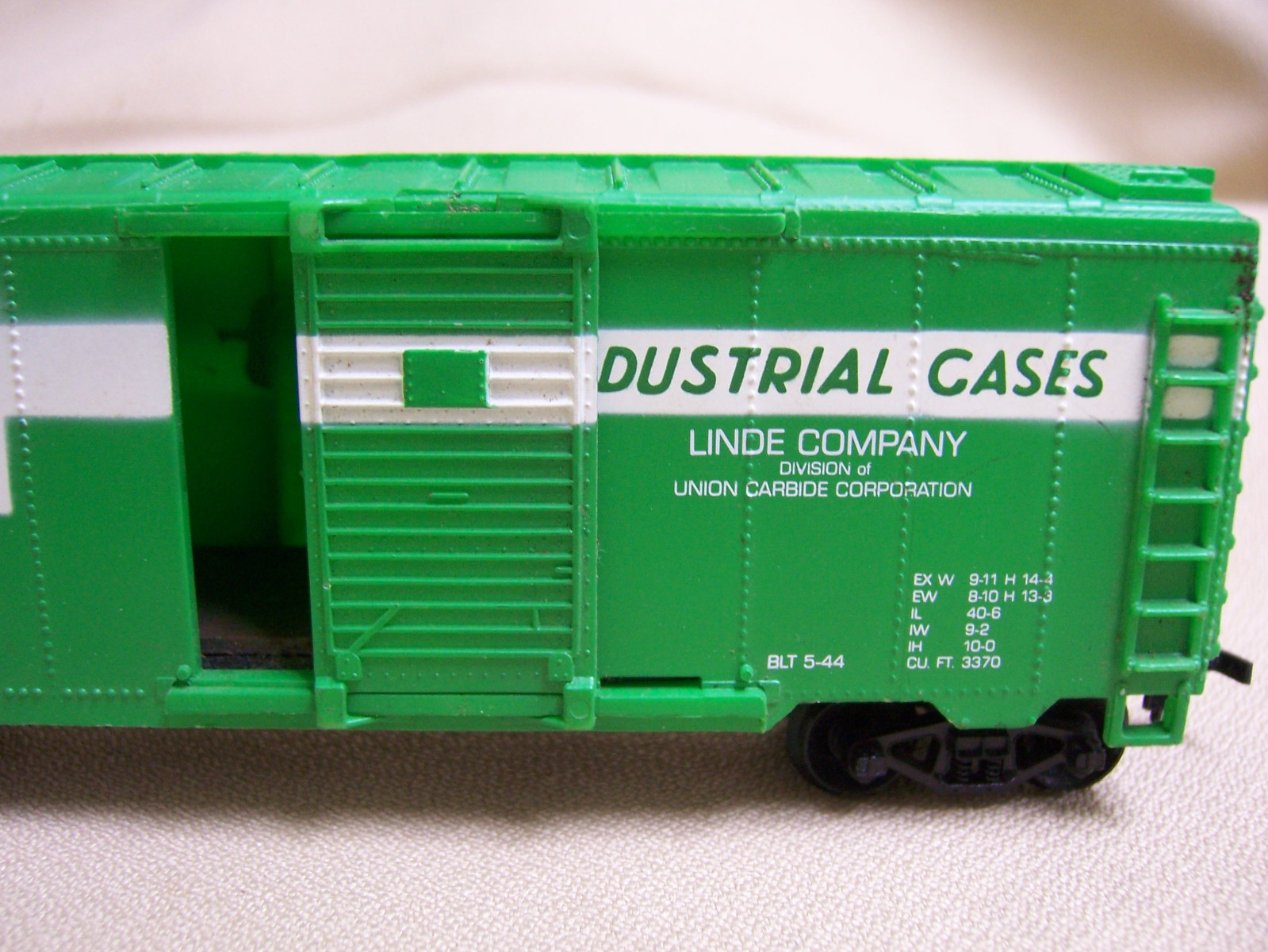 LifeLike Linde Union Carbide Industrial Gases LAPX 358 HO Scale 40' Box ...