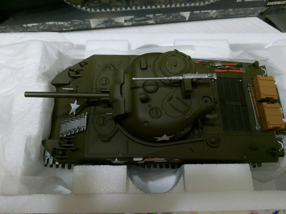 NIB MINI CHAMPS 1944 60 TH ANNI. D-DAY SHERMAN M4A3 TANK | eBay