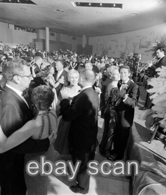 KIM NOVAK DANCING AT PARTY 8X10 PHOTO | eBay