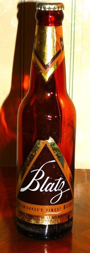 1950s BLATZ BEER 12oz. BOTTLE w/ CAP For Blatz Statue WOW!!! CASE FRESH ...