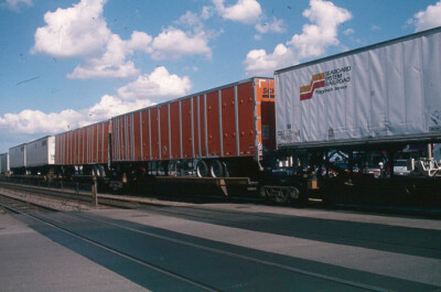 Railroad Slide - TTX Trailer Train Flat Car Schneider Piggy Back 1996 ...
