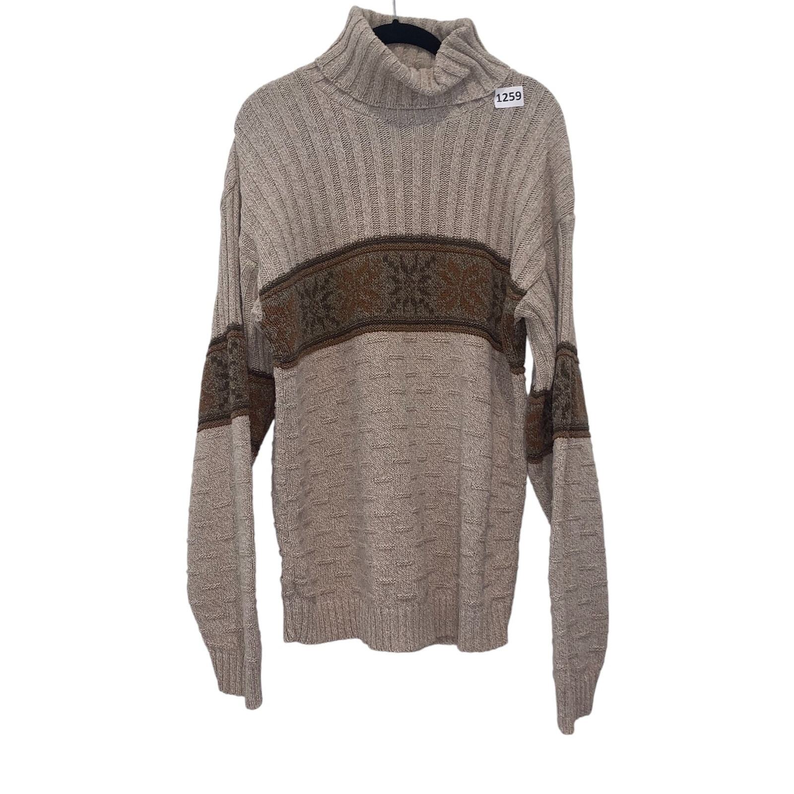 3D Knit, Baroque Inspired SWEATER Croft & Barrowe, Me… - Gem