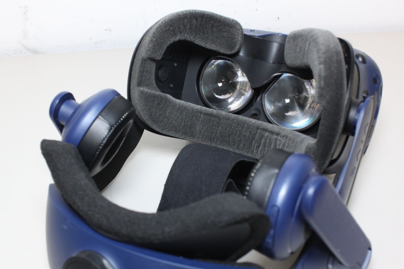 HTC Vive Pro Eye HMD High-end VR Virtual Reality Headset USB Box ...