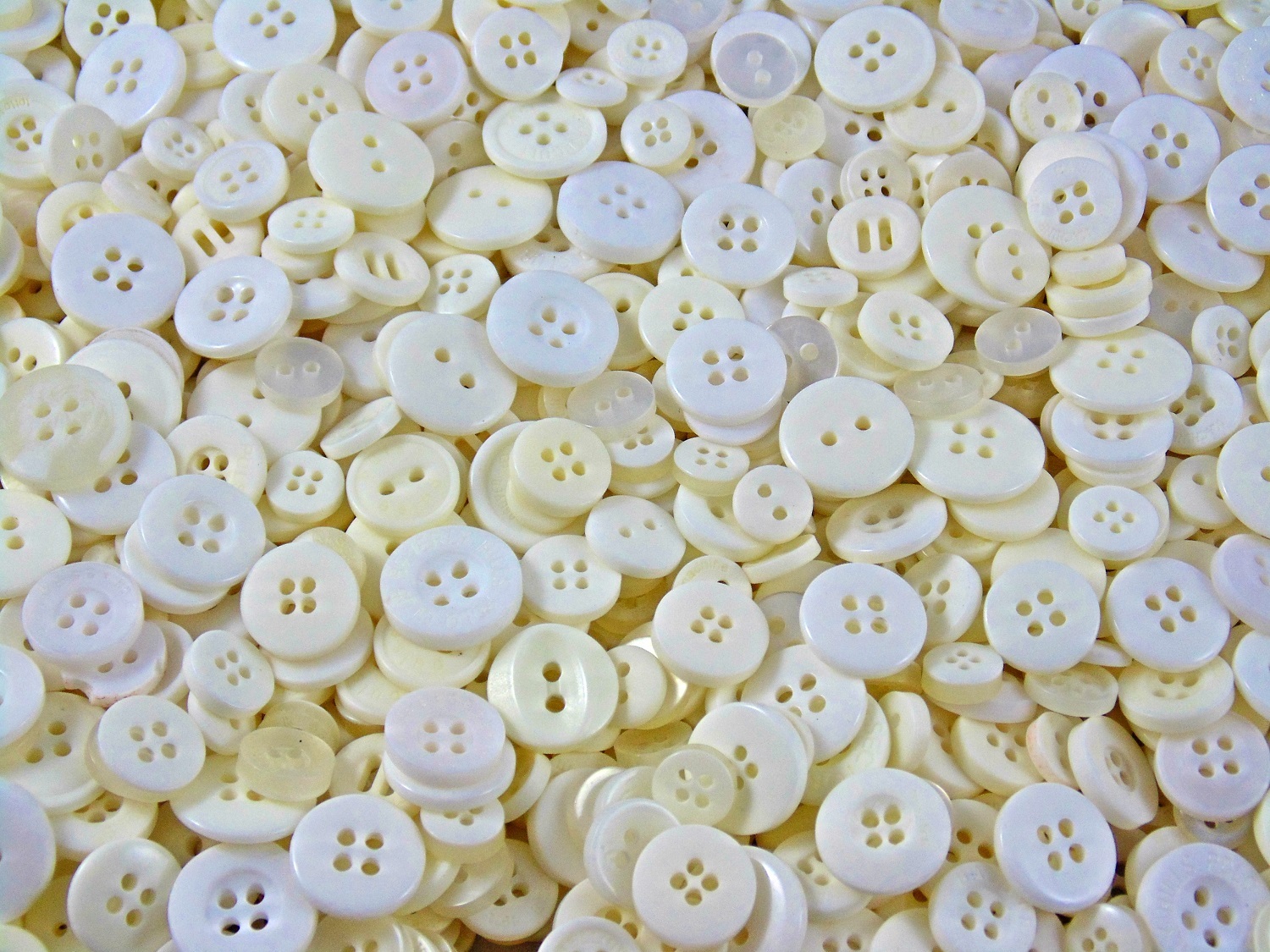 100 x Small Mixed Buttons - Bulk, Art, Scrapbooking, Card Making ...