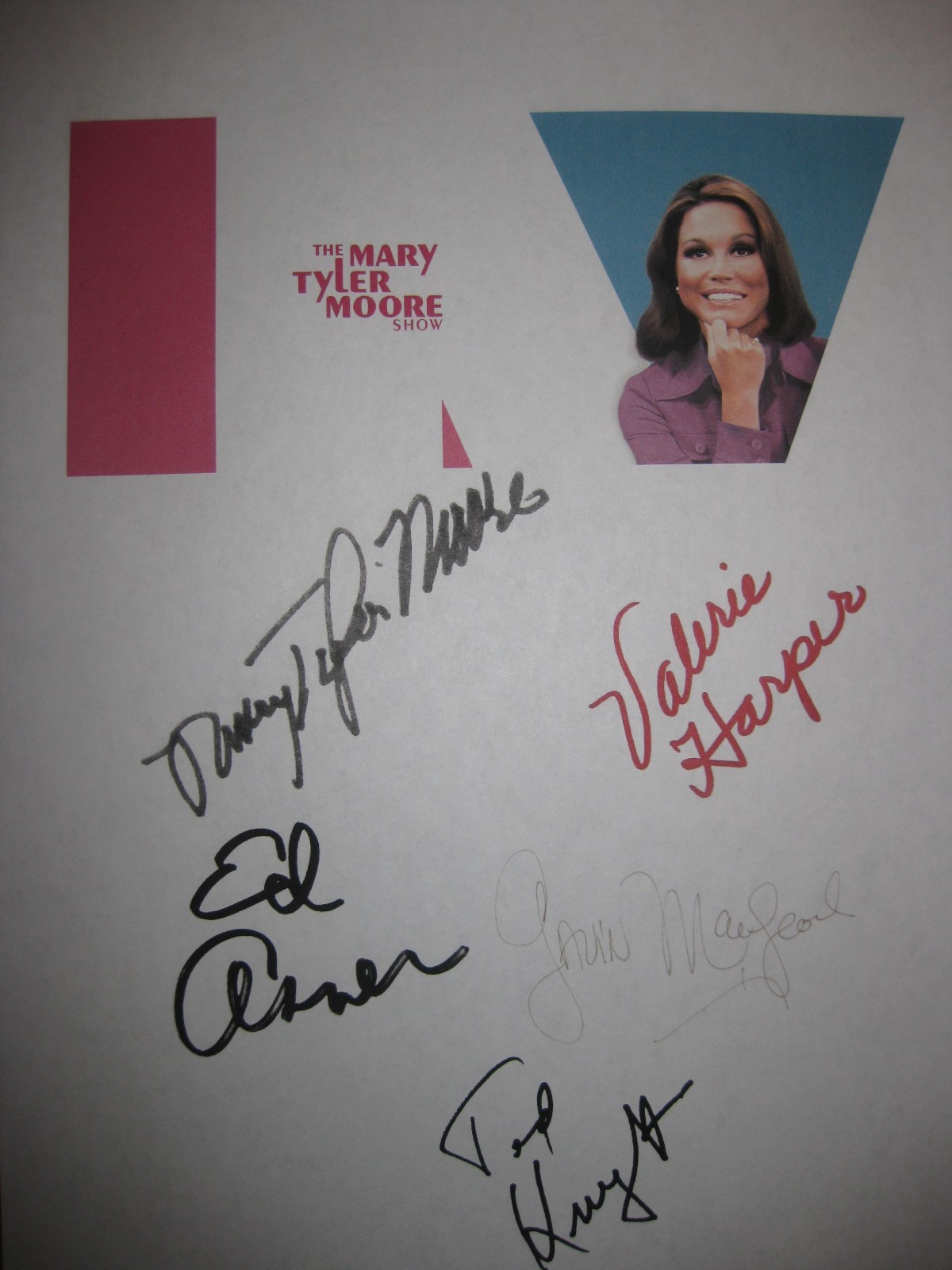 The Mary Tyler Moore Show Signed Script Ed Asner Ted Knight Valerie ...