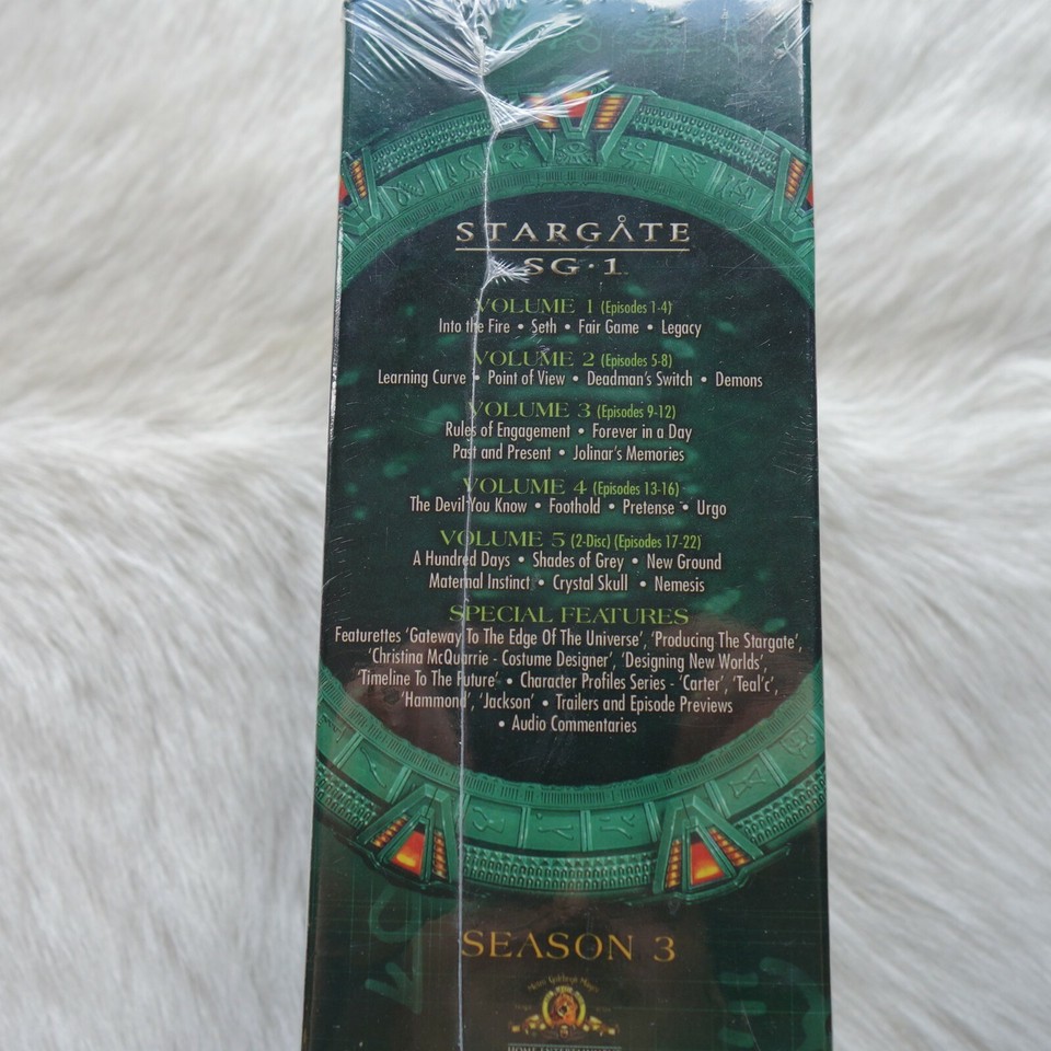 STARGATE SG 1 Season 3 Box Set Stargate Third Season STARGATE SG 1 Tv ...
