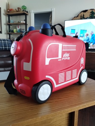 Trunki Hard Shell Fire Engine Ride On Kid Suitcase Travel Bag, No Pull ...