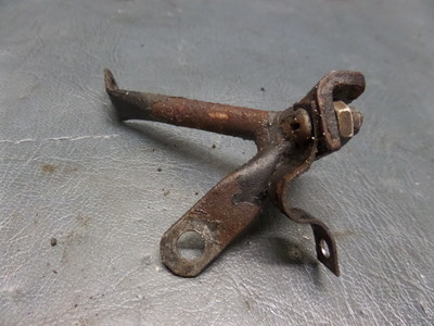 PIPER PA-23-250 TURBO AZTEC F AIRCRAFT PROP GOVERNOR CABLE BRACE MOUNT ...