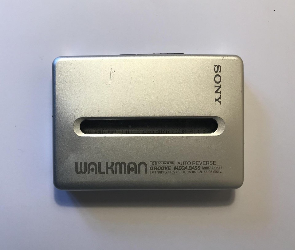 Vintage Sony Walkman - Mega Bass - Silver (WM-EX672/SM) | eBay