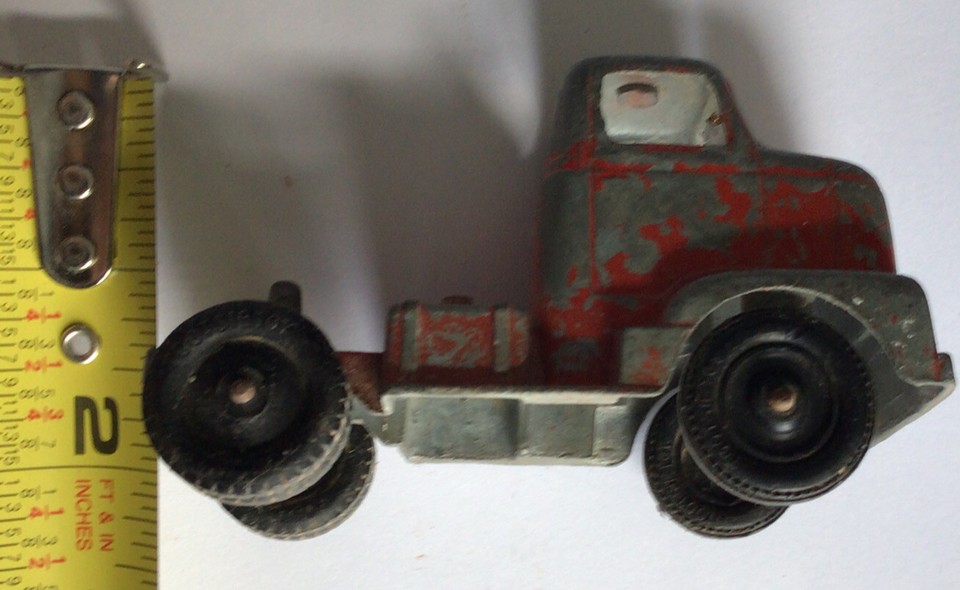 Vintage Tootsietoy Chicago 24 Bobtail Semi Truck DayCab Diecast Metal ...