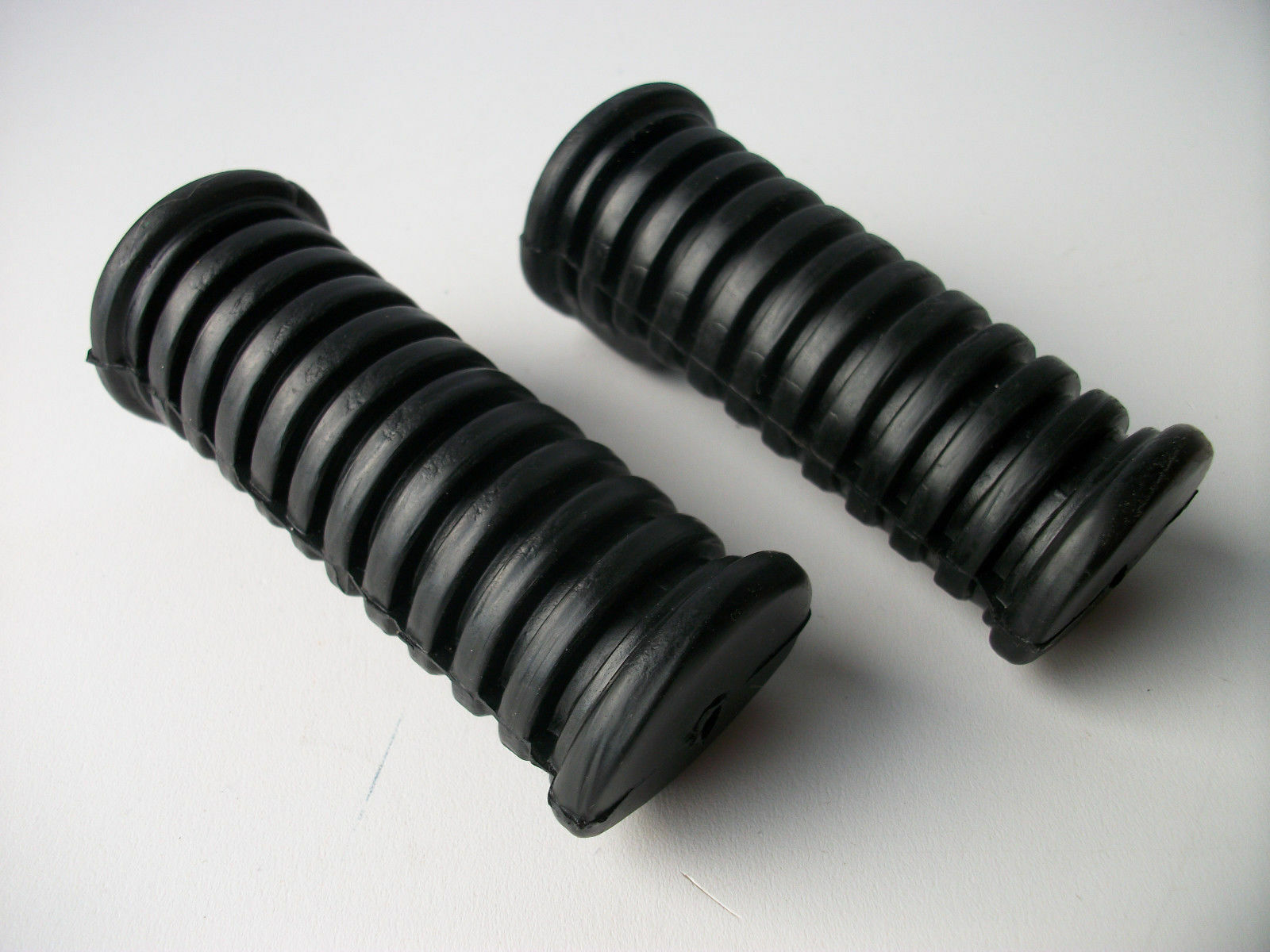 FOOTREST RUBBERS FOOTPEG RUBBER FOOT REST Fits YAMAHA T80 TOWNMATE 1990 ...