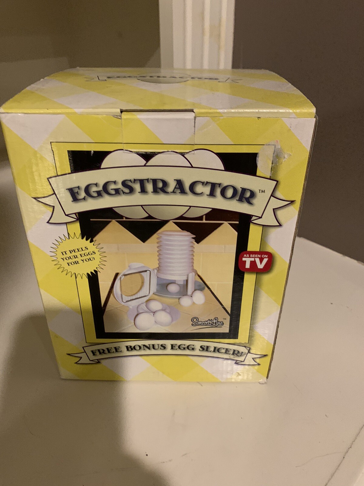 EGGSTRACTOR Egg Peeler As Seen On TV Boiled Egg Peeler Good in Box | eBay