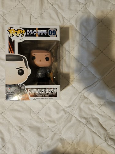 Funko Pop! Vinyl: Mass Effect - Commander Shepard #09 With Protector | eBay