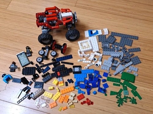 Lego Technic Off- Road Truck & Mixed Lego Parts/Bricks (200 Loose Pcs ...