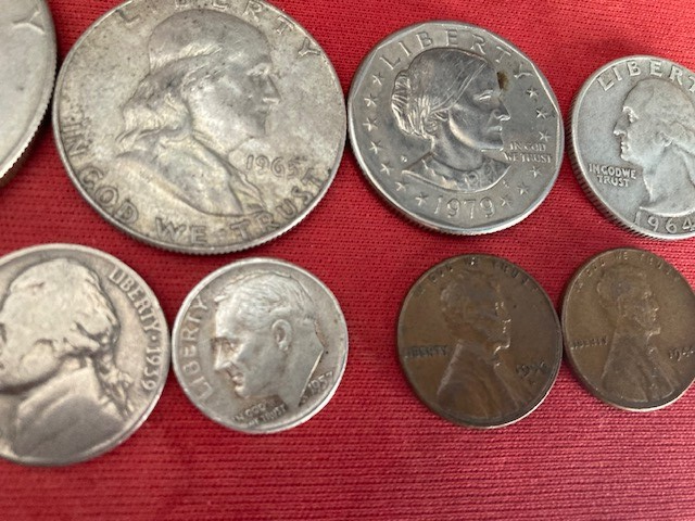 Lot of 9 VTG Mixed Date U.S.Coins Dollars/ Half /Quarter/ dime/ nickels ...