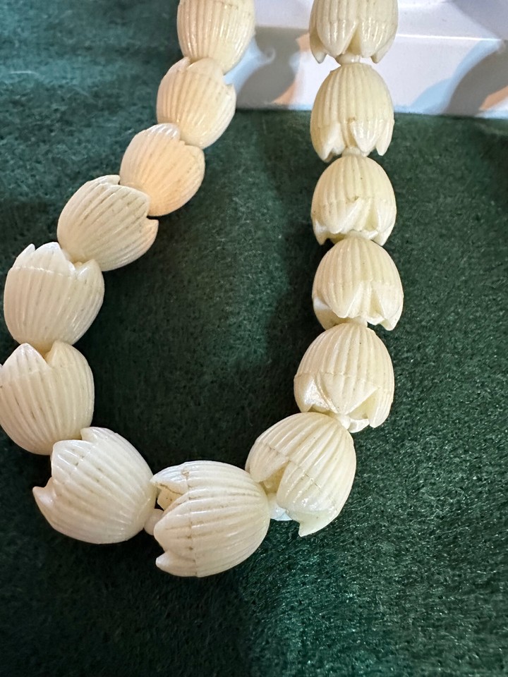Vintage Hawaiian Pikake White Plastic Celluloid Bead beaded Necklace 38 ...