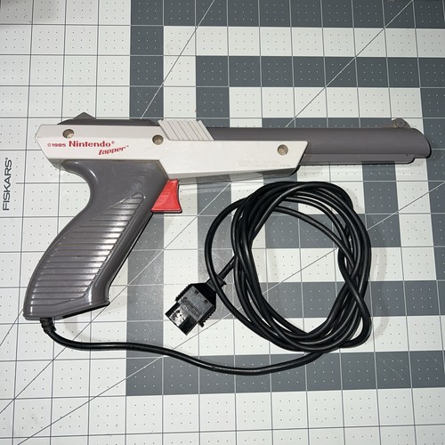 Official Grey Gray Nintendo NES-005 Zapper Light Gun Controller ...