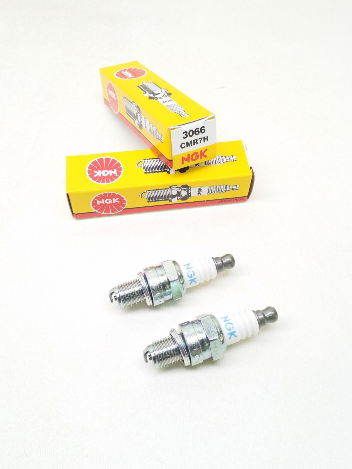 10188 CMR7H 3066 NGK Rotary Spark Plugs RZ7C 870217001 870301002 A8RTC ...