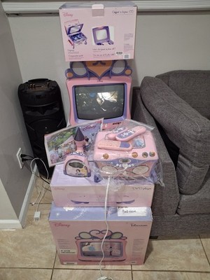 Disney Princess Pink 13" CRT Color TV Model DT1350-P W/DVD Player & 3 ...