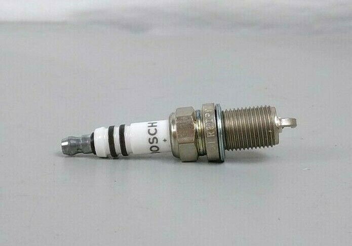 Spark Plug PLATNIUM BOSCH FR8DPP33+ 7422 | eBay