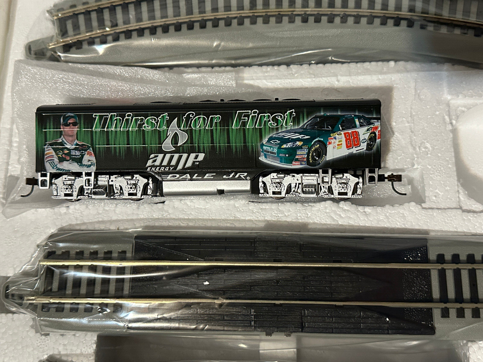 Bachmann Hawthorne Village Nascar Dale Earnhardt Jr #88 Train Set AMP ...