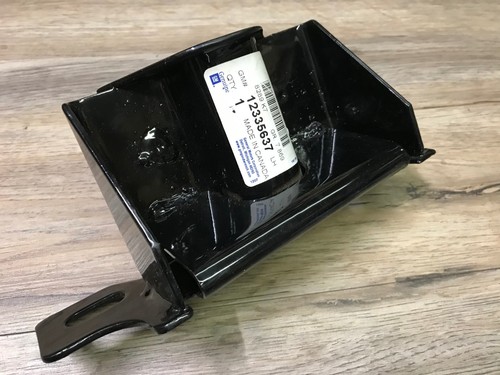 2003-2007 ESCALADE SILVERADO SIERRA NOS GM LH FRONT BUMPER BRACKET ...