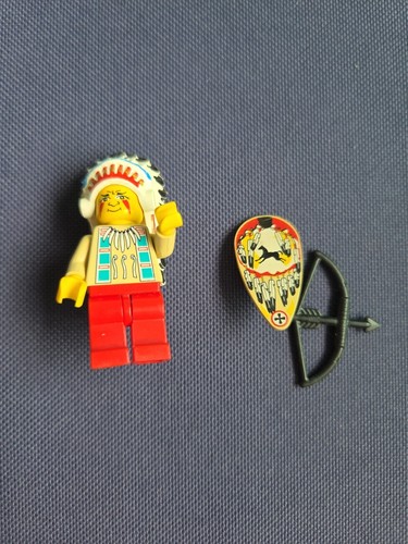 LEGO INDIAN MINIFIGURE NATIVE AMERICAN WESTERN VINTAGE FIGURE W/ SHIELD ...