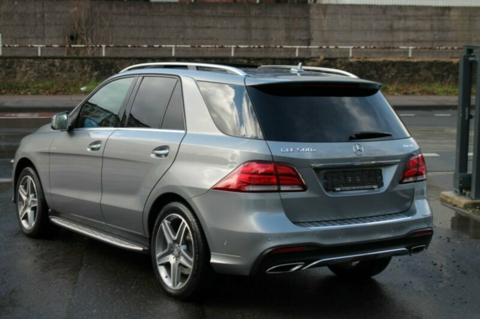 Brugt Mercedes GLE500 e 3,0 aut. 4-M til salg - Bilbasen