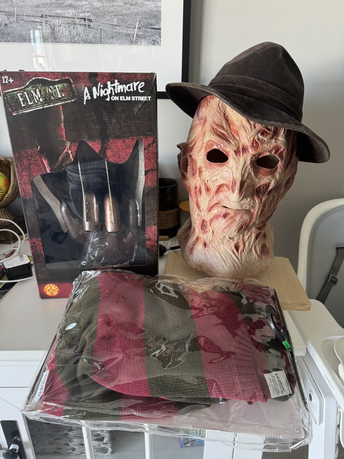 Freddy Kruger Deluxe Latex Mask And Accessories Hal… - Gem