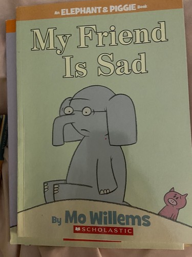My Friend Is Sad (An Elephant & Piggie Book) - Paperback By Mo Willems ...