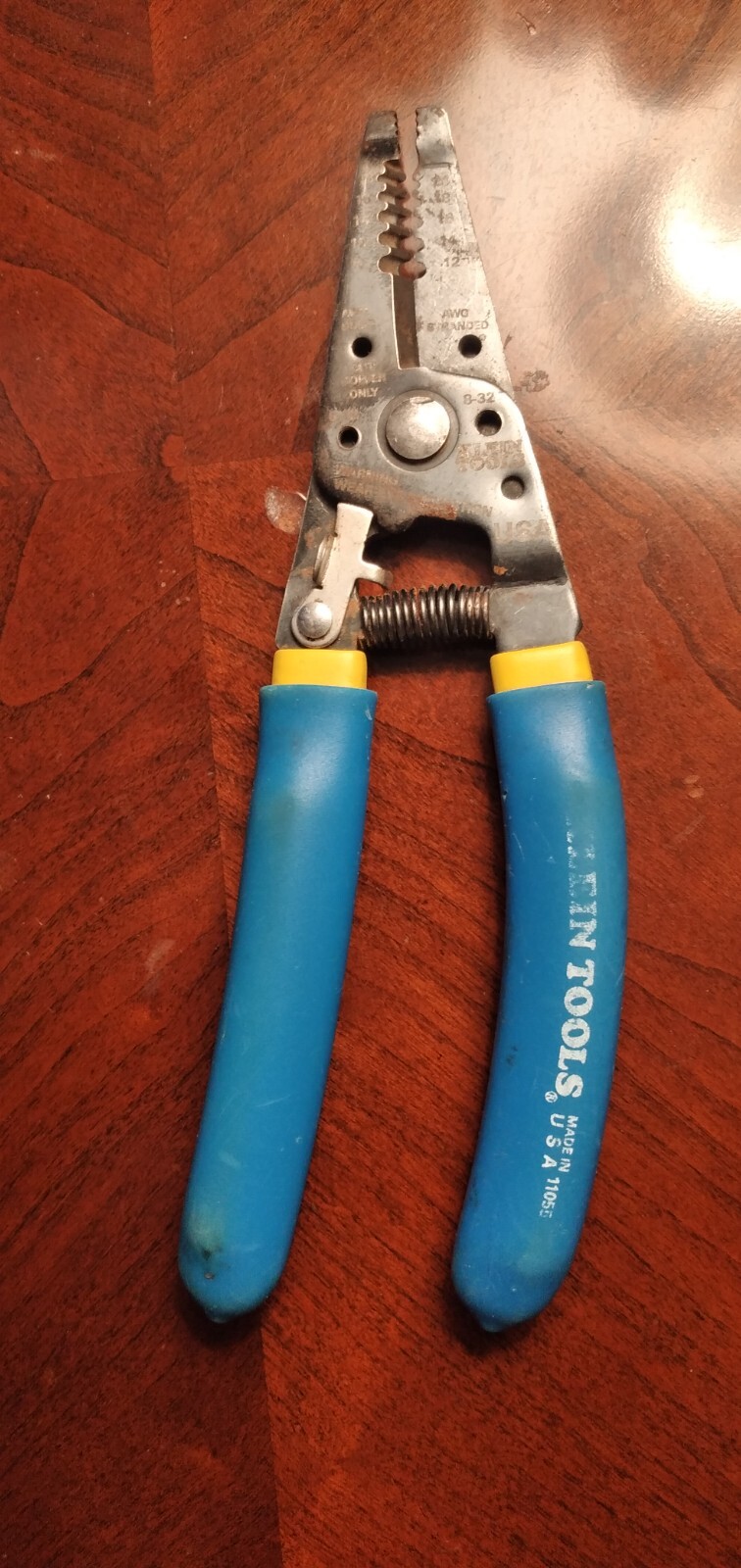 Klein Tools 11055 Solid and Stranded Copper Wire Stripper and Cutter ...