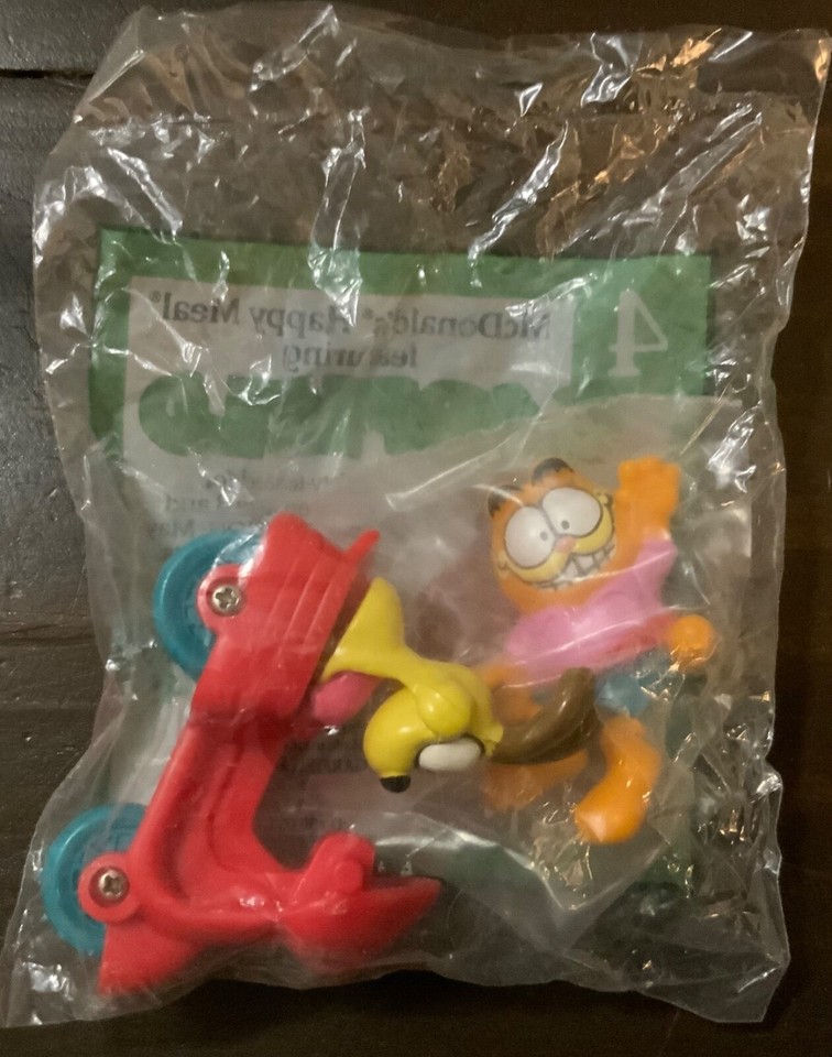 McDonald’s Vintage Garfield Motorcycle Odie Sidecar Happy Meal Cat Toy ...