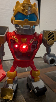 Treasure X Robots Gold - Mega Treasure Bot with Real Lights and Sounds ...