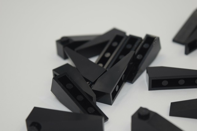 (25) NEW LEGO 1x4 Black Roof Tiles 60477 4515362 slope 18 angle ...
