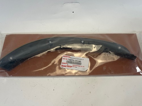 NEW OEM 20-23 TOYOTA Highlander RR LH Drivers Dr Trim-Lower Molding ...