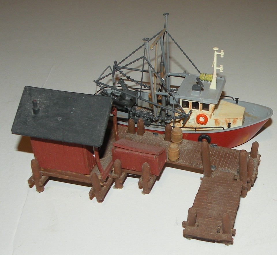 HO Scale Craftsman Fishing Dock With Fishing Trawler | eBay
