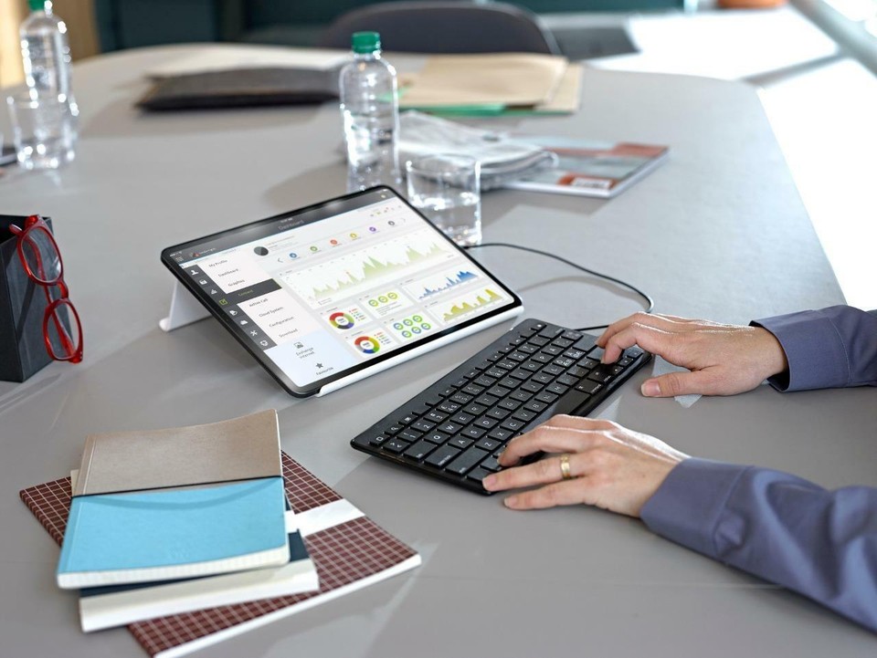 ZAGG Tablet Keyboard 1.5m USB-C Cable Tablet Smartphone Universal ...