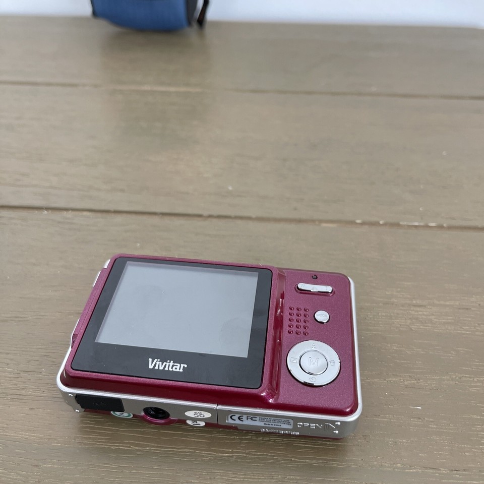 Vivitar ViviCam X024 (10.1 MP) Digital Camera with Fixed7.45mm/f3.0 ...