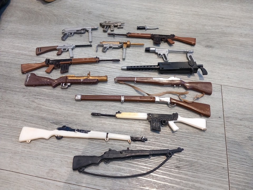 VINTAGE PALITOY ACTION MAN BUNDLE OF 3 FIGURES GUNS WEAPONS CLOTHES ...