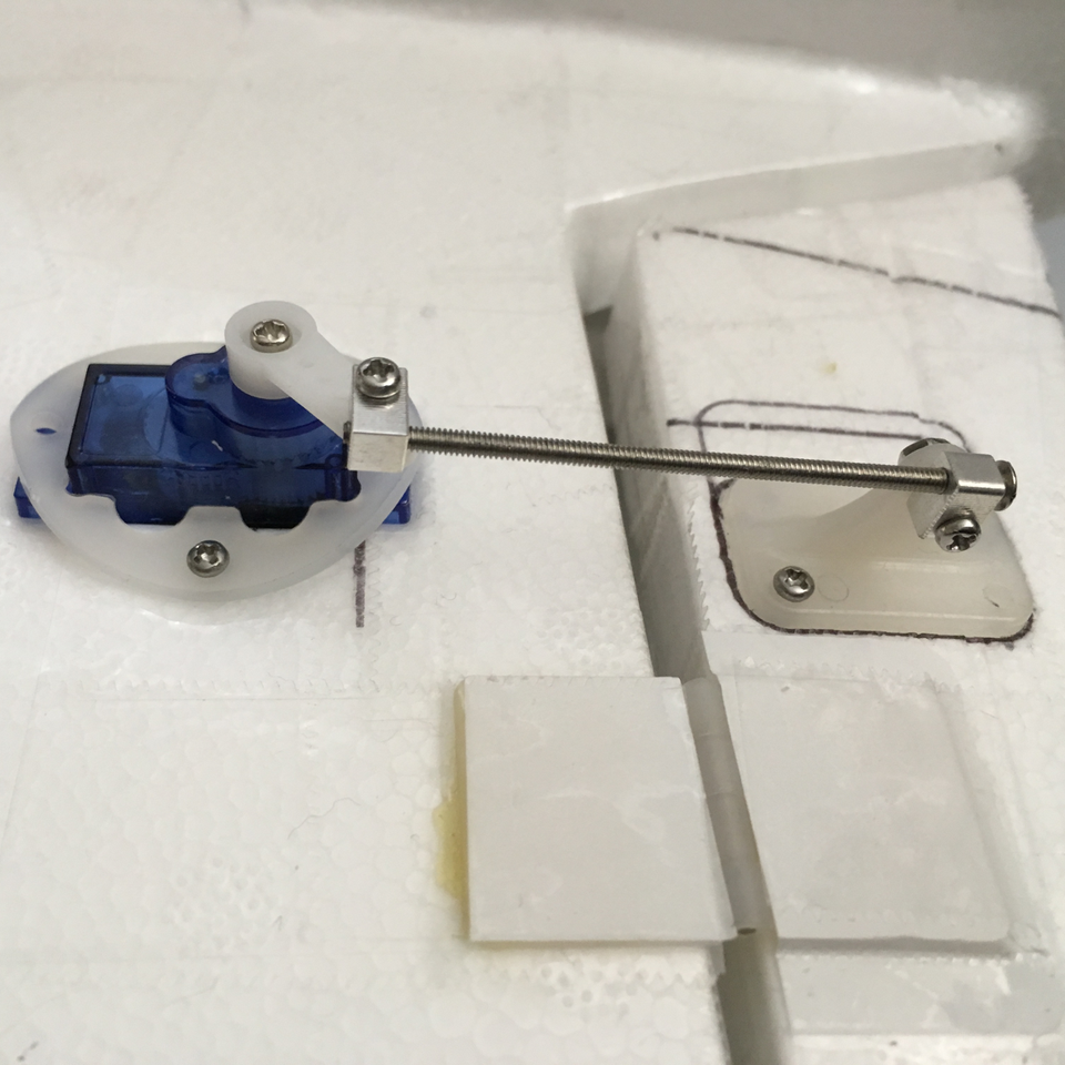 2 x 9G SG 90 ° Servo + Control Horn + Pushrod for RC Plane - FSEN | eBay