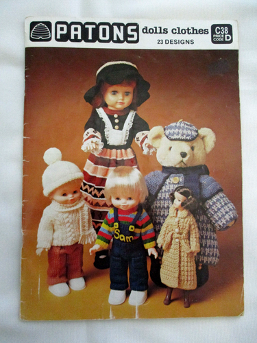 PATONS DOLLS CLOTHES BOOK C38~23 DESIGNS~ 5 DOLL SIZES & 42 CM TEDDY ...