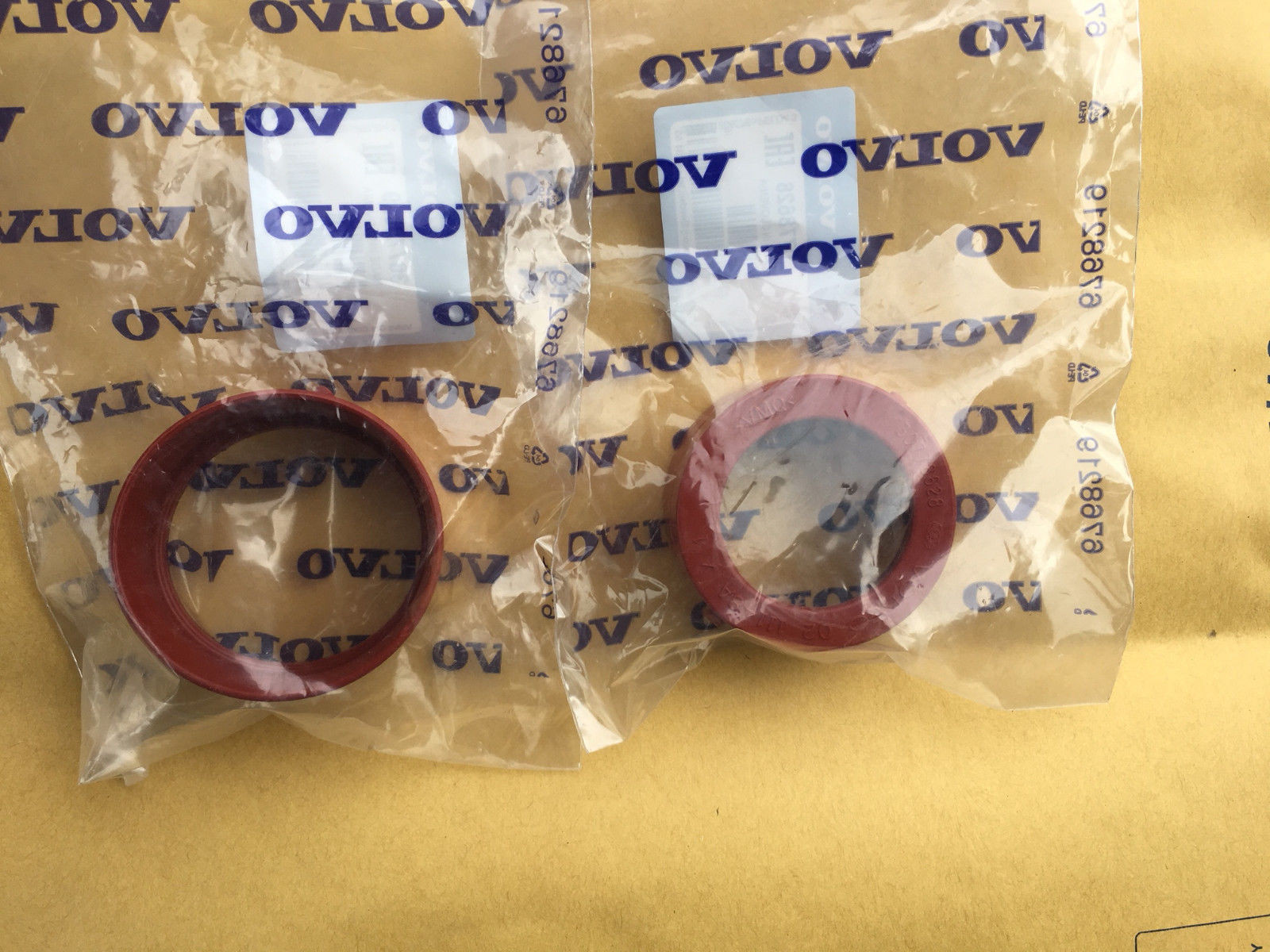 Genuine Volvo Xc90 V70 S60 Seal Inletsilencer Upper Lower 30778628 ...